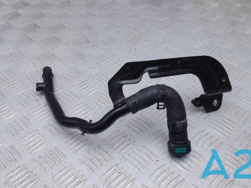 LR031393 Land Rover шланг в сборе с кронштейном