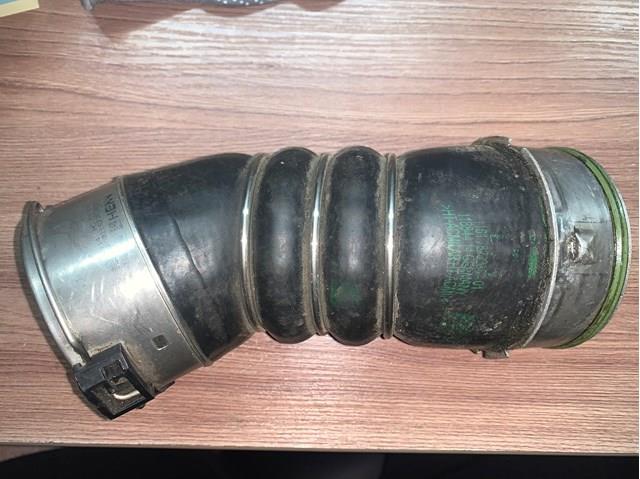 11617823236 BMW шланг (патрубок интеркуллера левый)