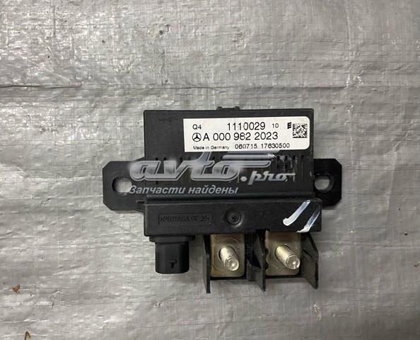 A0009822023 Mercedes реле