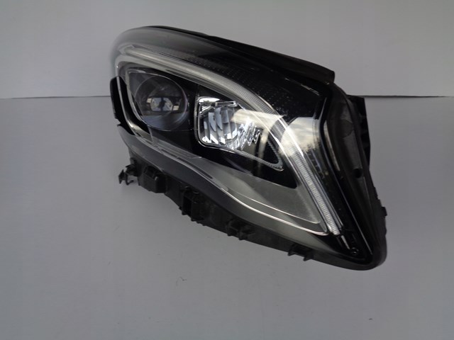A1569067000 Mercedes фара правая