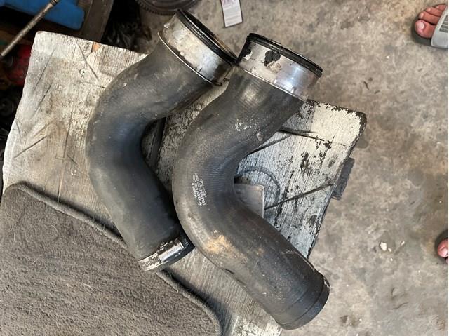 1635016182 Mercedes шланг (патрубок интеркуллера верхний левый)