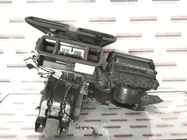 5Q1820007D VAG корпус вентилятора печки (отопителя салона, в сборе)