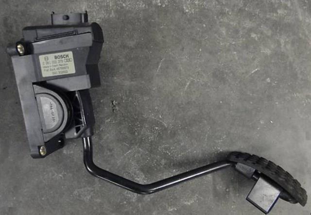 0281002379 Bosch педаль fiat