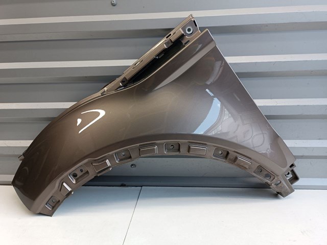 LR066935 Britpart крыло переднее левое