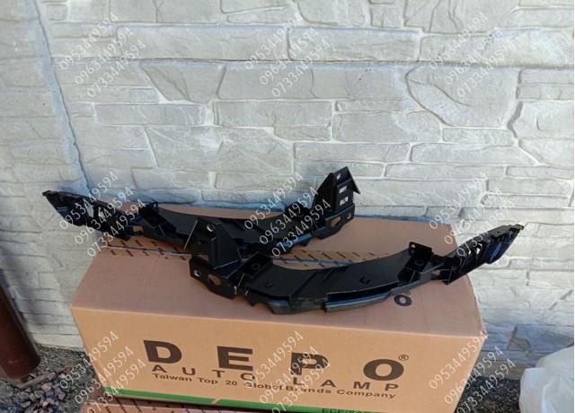 6RU805071A VAG кронштейн (адаптер крепления фары передней левой)