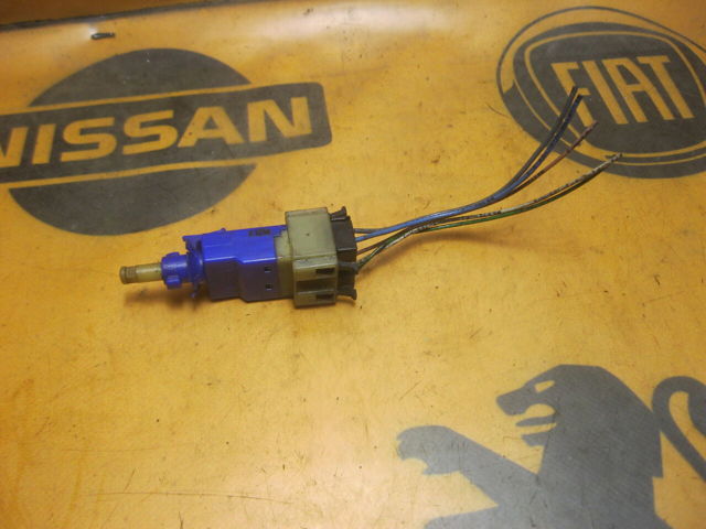 A0015459509 Mercedes датчик включения стопсигнала