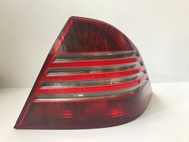 2208200864 Mercedes фонарь задний правый