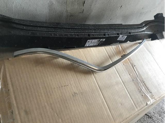 1678856803 Mercedes накладка бампера