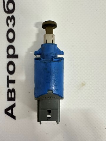 8200168239 Renault (RVI) датчик включения сцепления