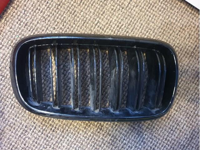 51117303108 BMW решетка радиатора правая