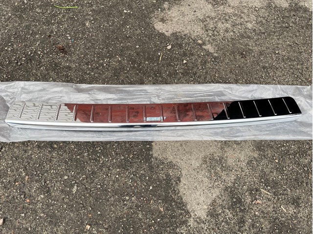 A1648840190 Mercedes накладка бампера заднего верхняя защитная (ступень ...