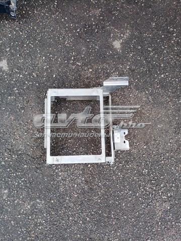 A4636106901 Mercedes кронштейн опорный радиатора