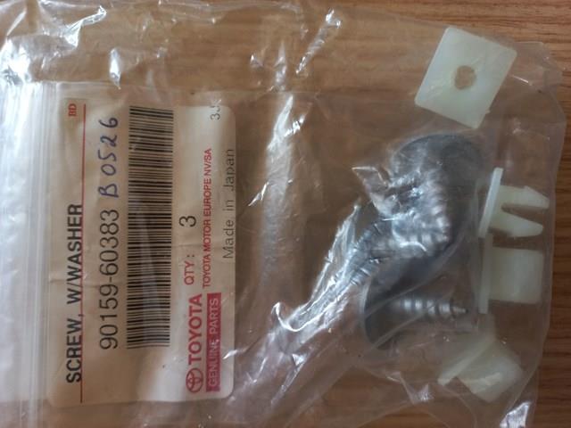 9015960383 Toyota болт