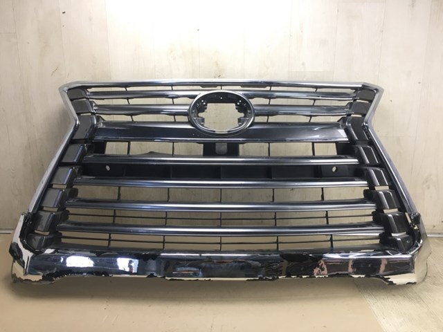 5310160570 Toyota решетка радиатора