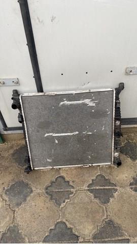 A0995000104 Mercedes радиатор основной есть повреждение