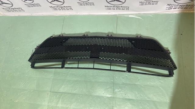 A1668855022 Mercedes вставка бамперу