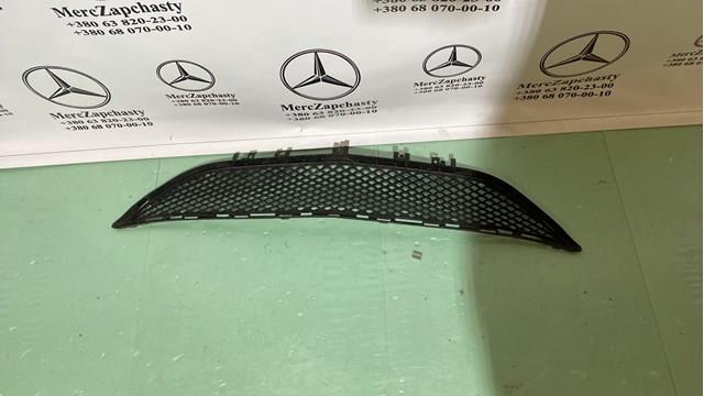 A2128850124 Mercedes решетка бампера центральная