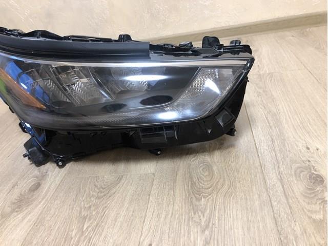 811100E460 Toyota фара
