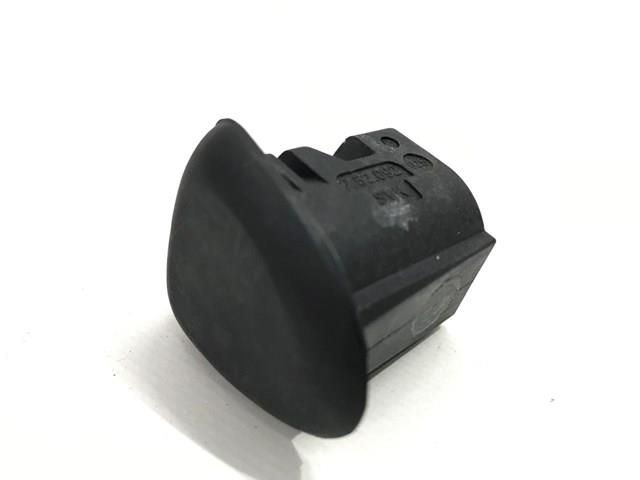 8W0837167 VAG заглушка ручки двери передняя прав audi a4 b9 17-