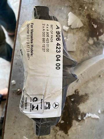 A9064230400 Mercedes колодки тормозные задние дисковые