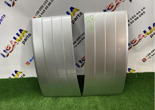 LR096541 Land Rover молдинг двери передней правой