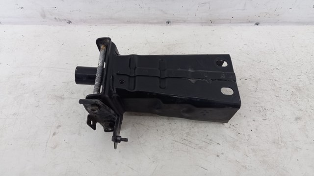 2216203186 Mercedes усилитель переднего бампера