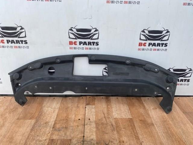 62322-3YU0A Nissan накладка передней панели (суппорта радиатора верхняя)