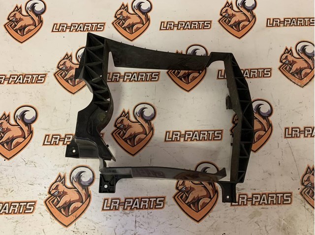 LR034556 Land Rover корпус доп радиатора правого / deflector