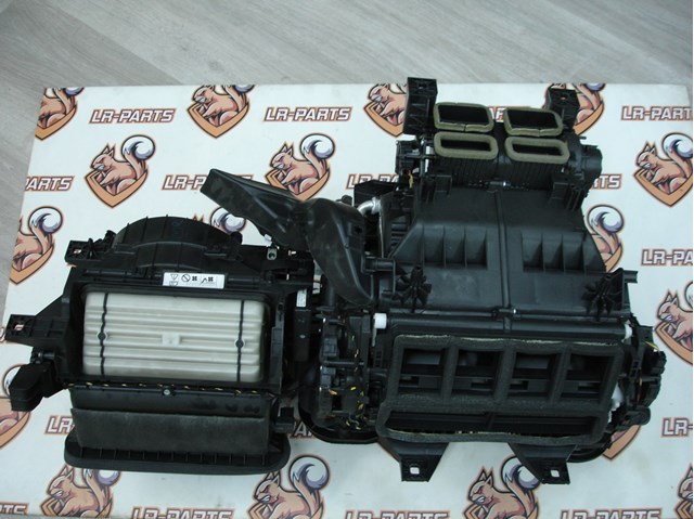 LR036371 Land Rover bартiсть з доставкою, окрiм негабариту