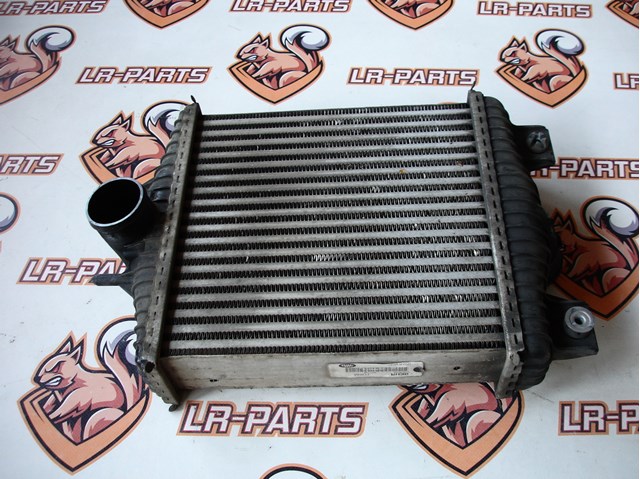 LR036432 Land Rover Радиатор интеркуллера