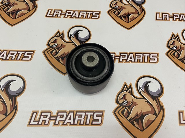 LR148836 Land Rover сайлентблок переднего нижнего рычага