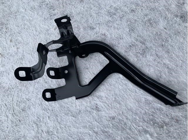 41357207209 BMW кронштейн крепления крыла переднего левого верхний