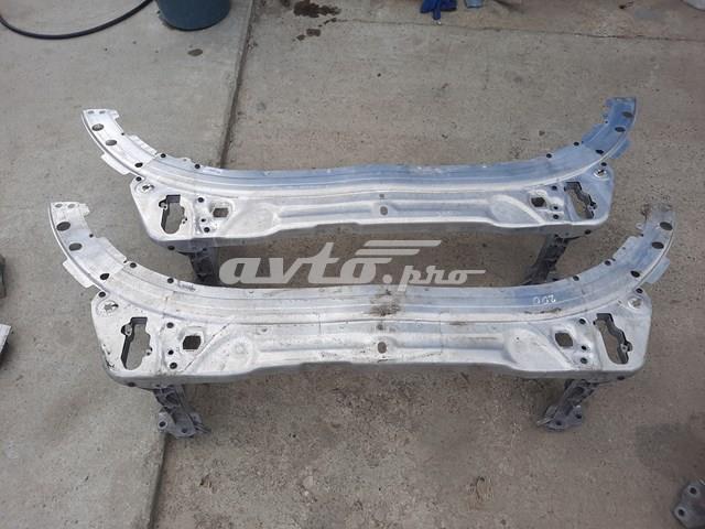 2056204201 Mercedes поперечна балка