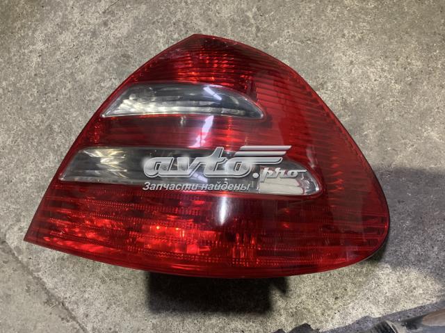 2118200464 Mercedes задний правый фонарь