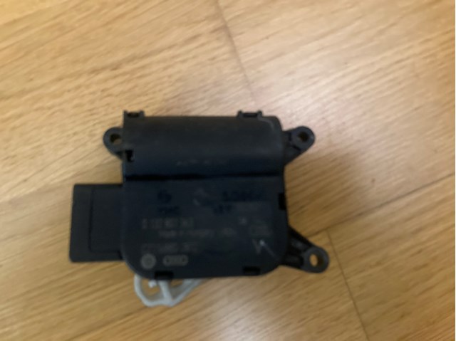 0132801363 Bosch привод заслонки печки