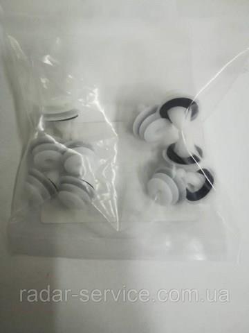 9255236000 Hyundai/Kia фиксатор молдинга багажной двери (пр-во mobis)