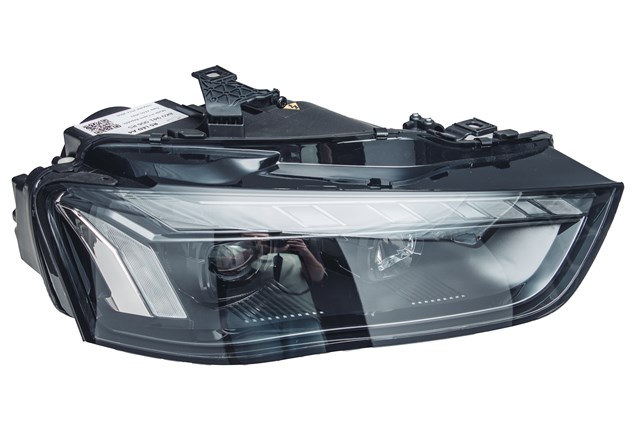 8K0941044C VAG фара правая