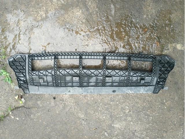 8R0807233C VAG защита бампера переднего