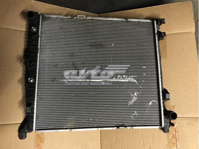 A0995000104 Mercedes радиатор основной есть повреждение