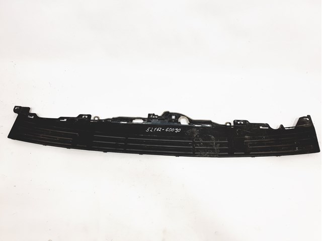 5216260090 Toyota накладка бампера заднего