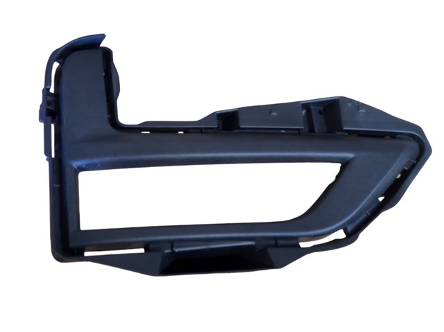 622566FL0B Nissan решетка бампера переднего правая