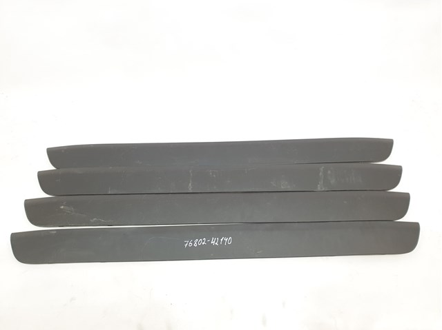 7680242140 Toyota молдинг двери задней (багажной 3/5-й)