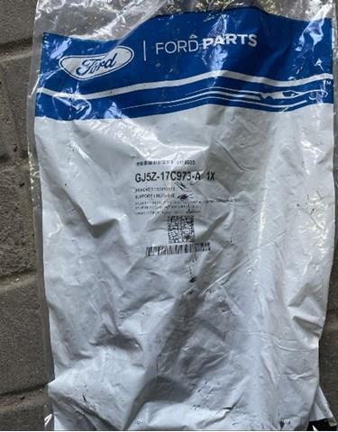 CJ5Z17C973A China кронштейн (адаптер крепления фары передней левой)