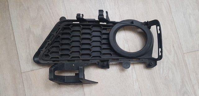 51118054155 BMW заглушка (решетка противотуманных фар бампера переднего ...