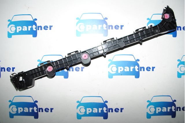 5215833040 Toyota кронштейн бампера