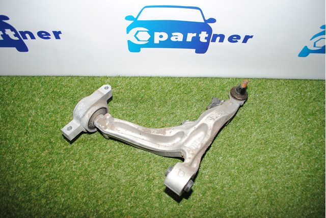 545004GE0B Nissan рычаг передний нижний