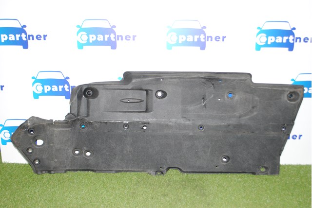 5816633040 Toyota брудозахисний екран днища кузова