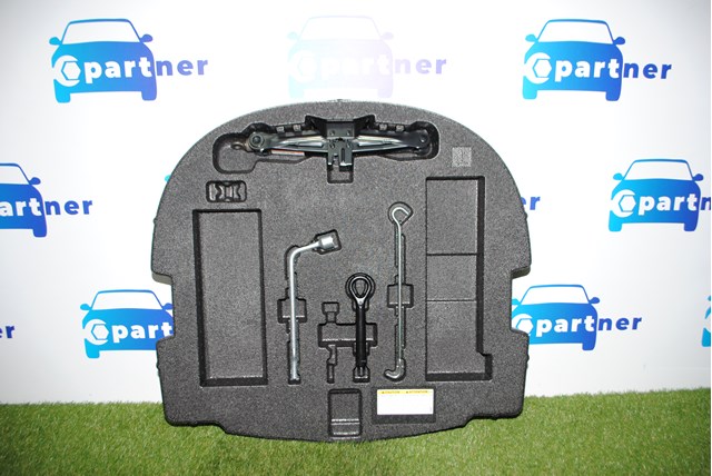 6477933280 Toyota накладка запасного колеса