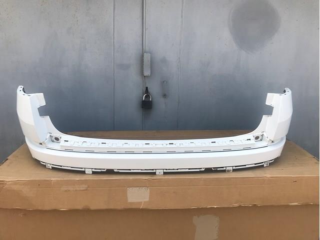 565807421 VAG бампер