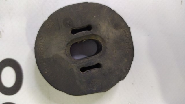 68092558AB Chrysler кронштейн (подушка крепления радиатора нижний)